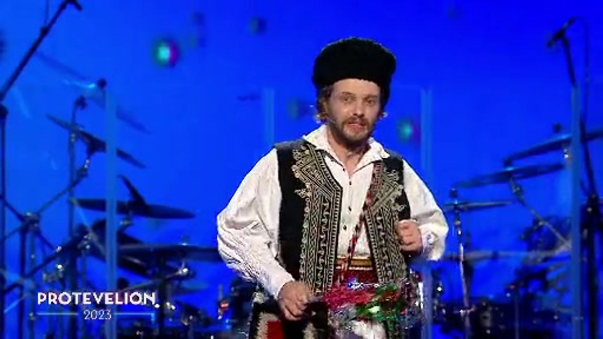 S-a venit cu Sorcova la Protevelion! Radu Micu, urări plin de umor ...