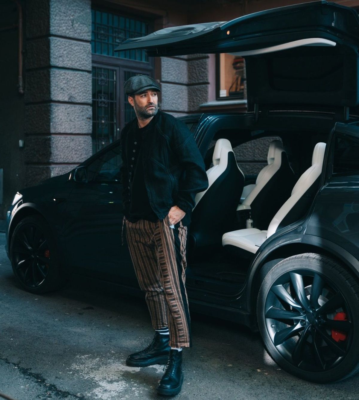 Smiley lansează „Locul sfințește omul”, primul episod din serialul său ...