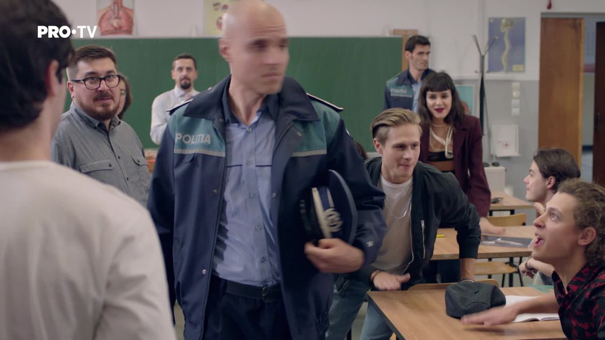 Pei Pei este susținut de toți colegii de clasă | Scene si bonusuri din ...