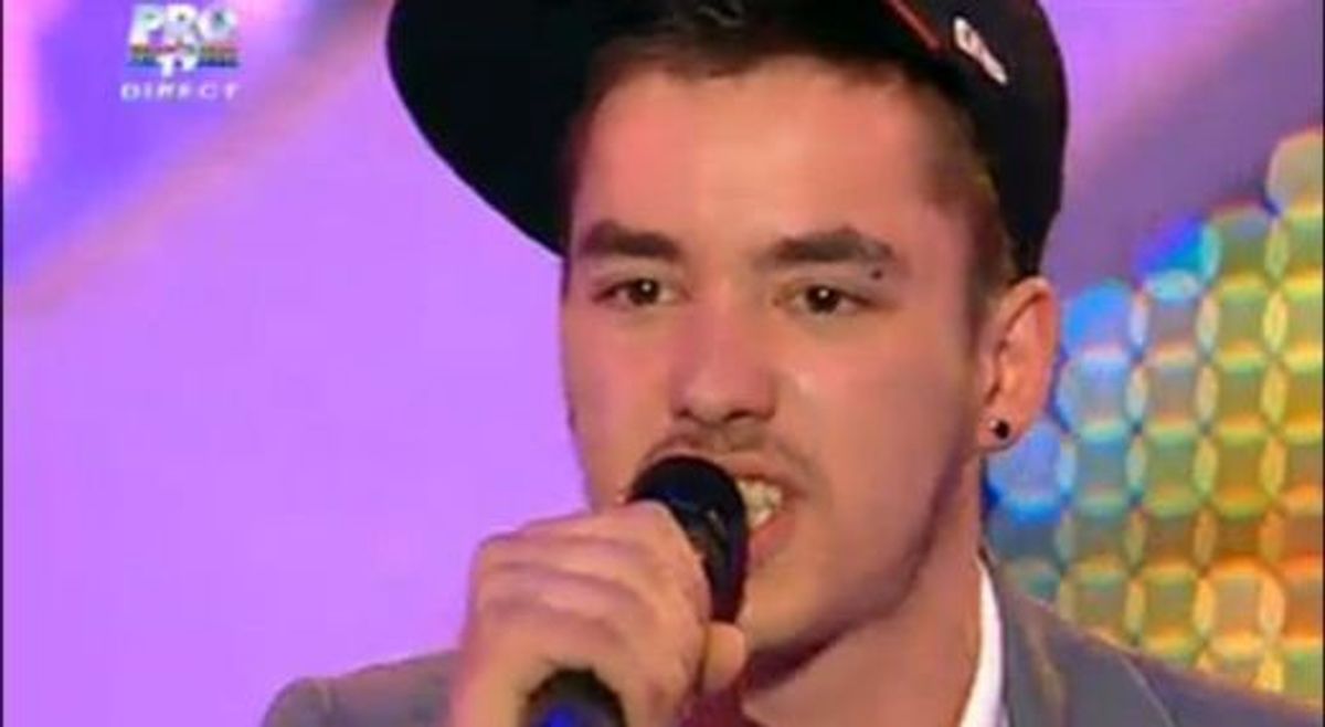 Adrian Tutu a cantat "Sunt roman" in finala de la "Romanii au talent ...