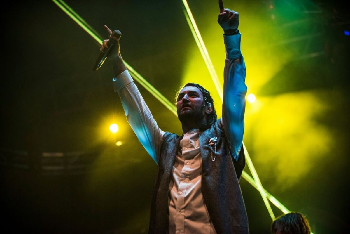 Smiley: un concert sarbatoare, un concert Confesiune, un concert ...