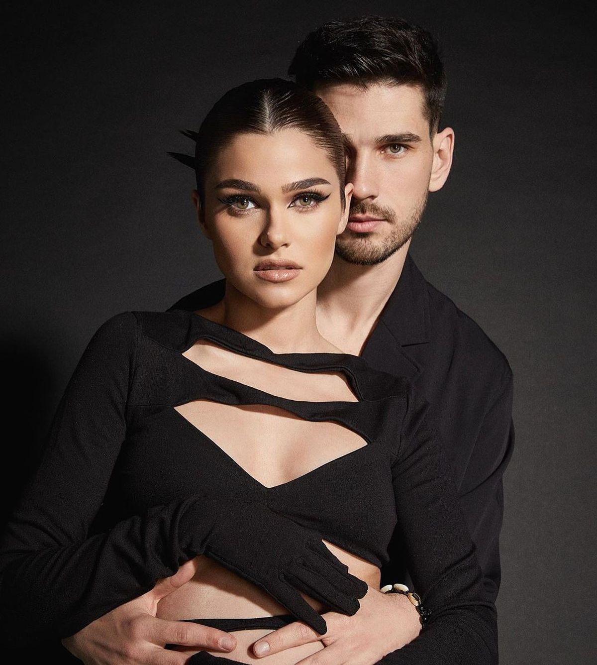 Theo Rose a fost cerută în căsătorie! Ce i-a gravat Anghel Damian pe spatele inelului de logodnă ...