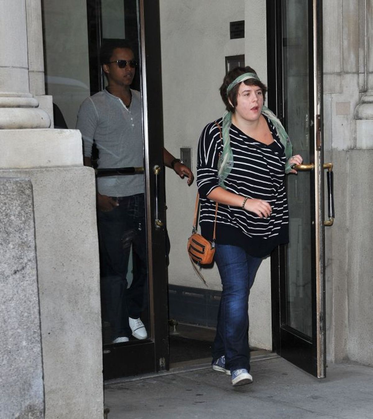 Fiica lui Tom Cruise o copiaza pe Miley Cyrus. Vezi cum si-a schimbat ...