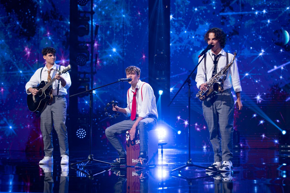 Românii au talent, 1 martie. Cine sunt cei trei tineri de la Acoustic ...