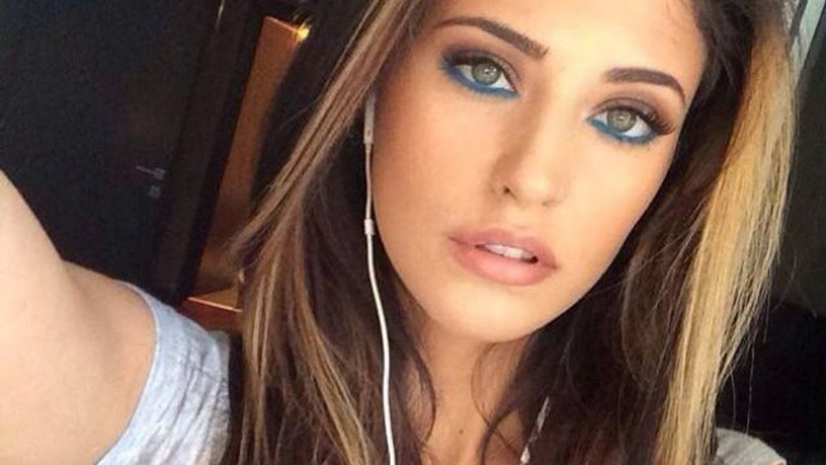 Una dintre putinele poze publicate de Antonia dupa ce a devenit mama ...