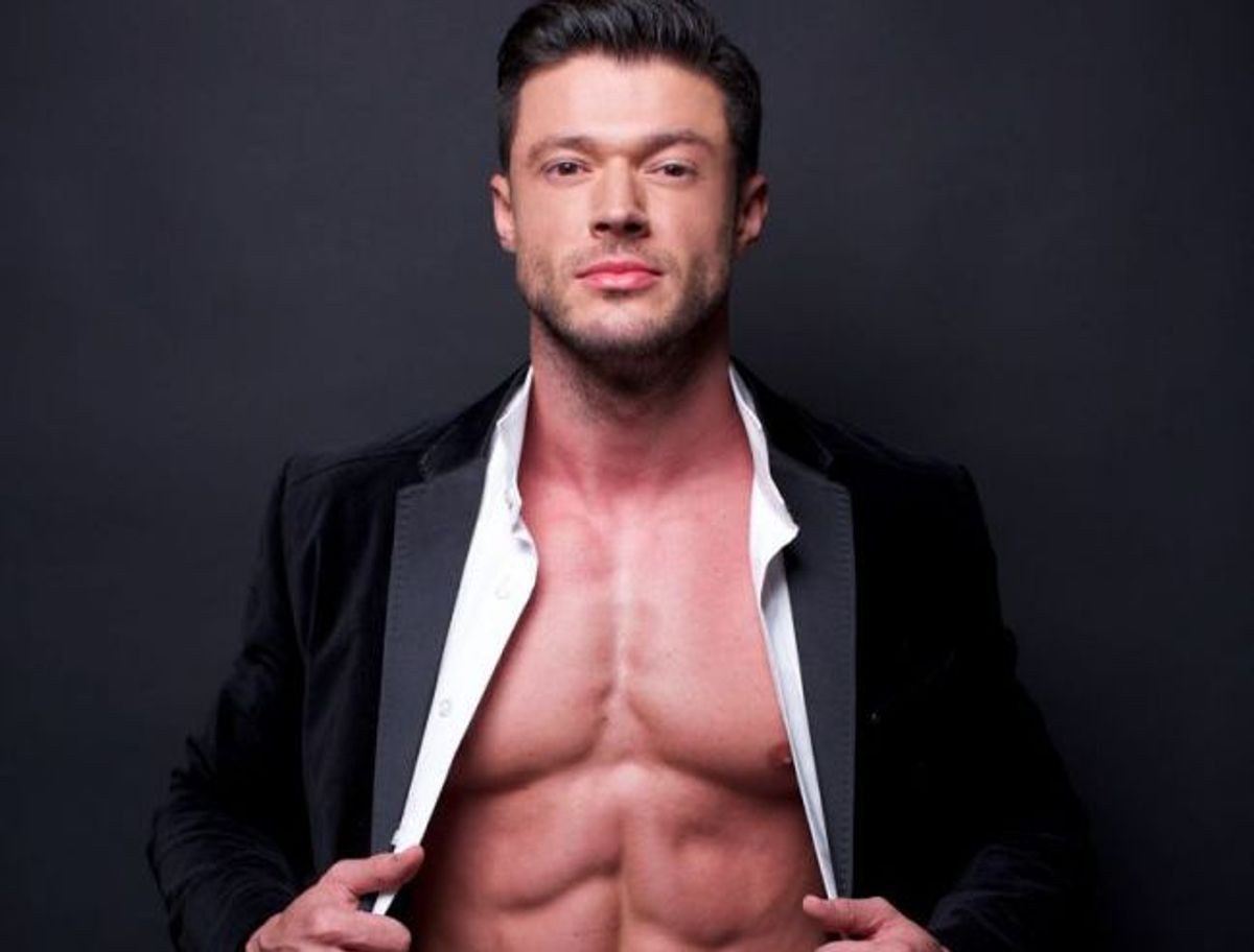 Victor Slav, la debutul in showbiz, ca "ispita" in emisiunea "Vara ...