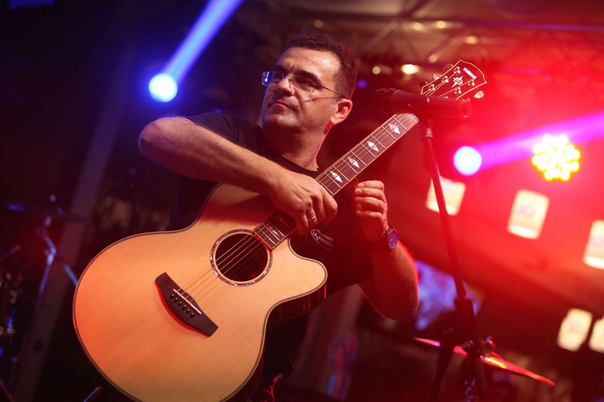 Trubadurul din Fierbinti, Mihai Margineanu, aniverseaza 11 ani de ...