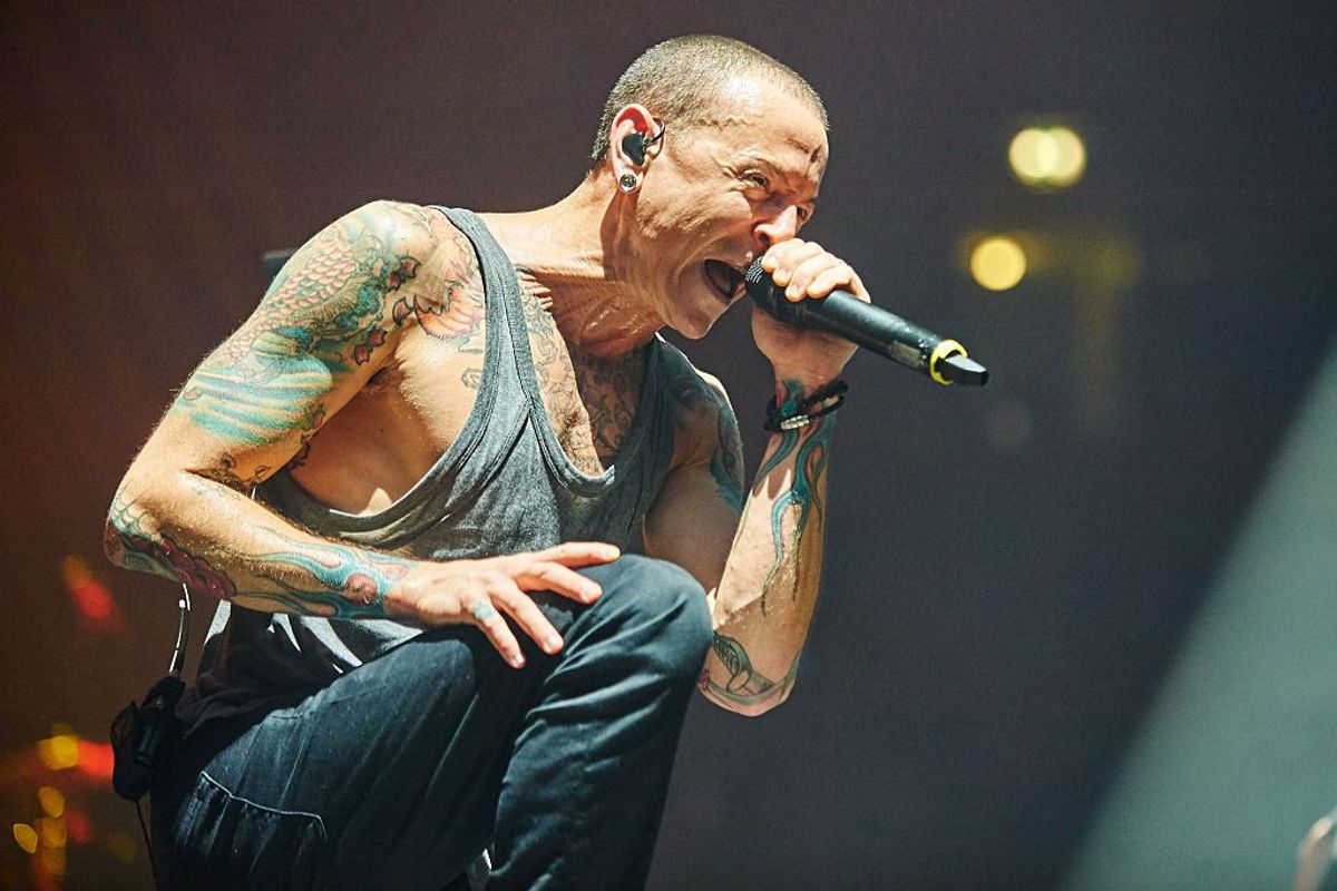 Ghinioanele se tin lant! Sotia lui Chester Bennington, distrusa. Ce a ...