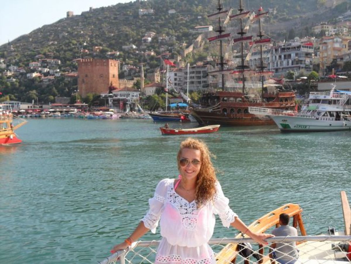 GALERIE FOTO: Alexia si Dima s-au intors din vacanta! Afla unde s-au ...