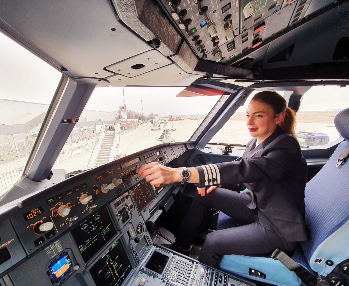 Minola Platon, prima femeie comandant de avion din Iași:„E extraordinar ...