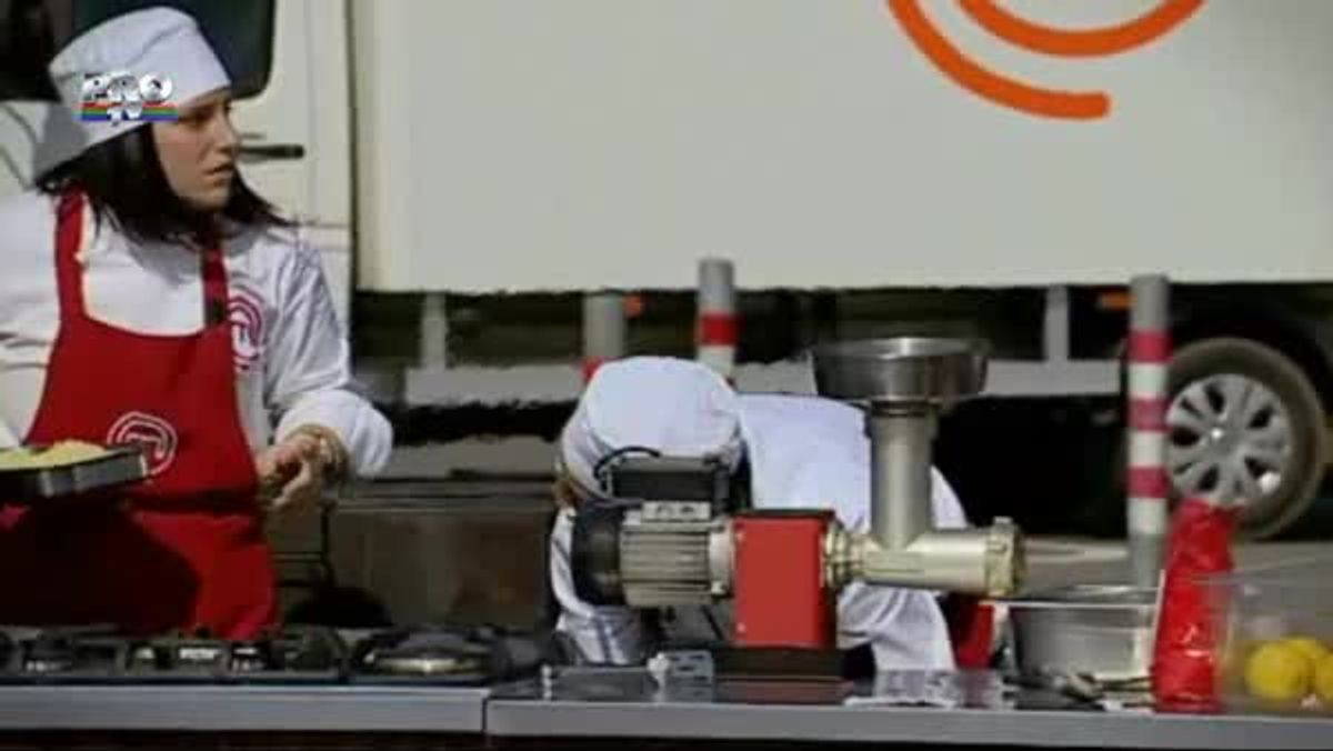 JA-LE in echipa rosie. Andreea despre capitanul echipei: "Imi vine sa-i ...