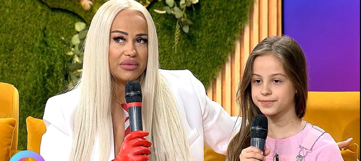 Ce simpatică și frumoasă e fiica Andei Adam! Vrea să îi calce pe urmele ...