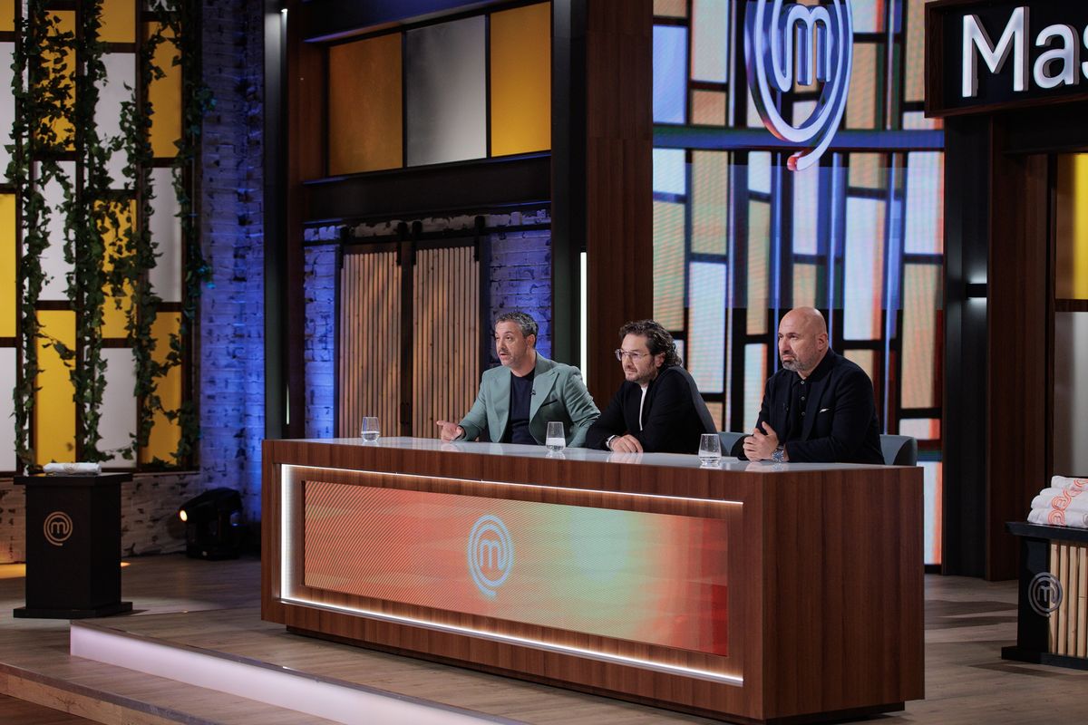 România se apucă, din nou, de gătit! În această seară începe MasterChef România, sezonul 10! Un ...