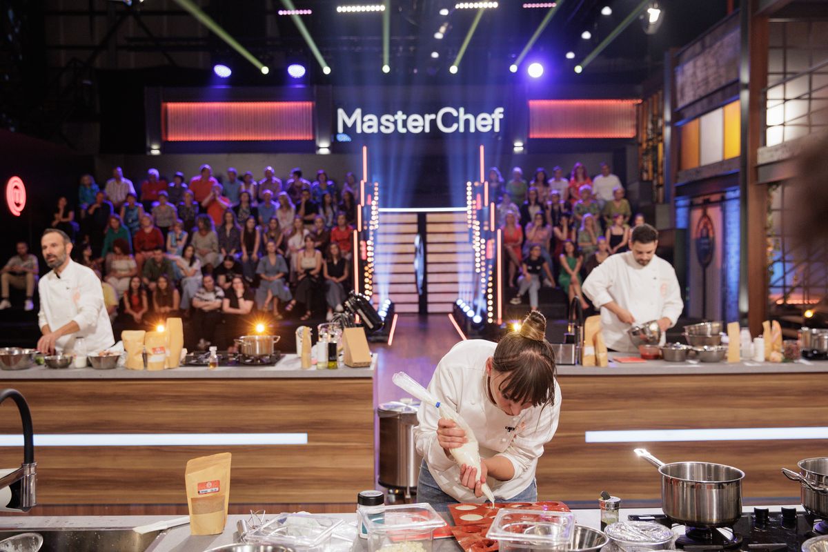 Finala MasterChef România, 16 decembrie 2025. Începe proba desertului ...