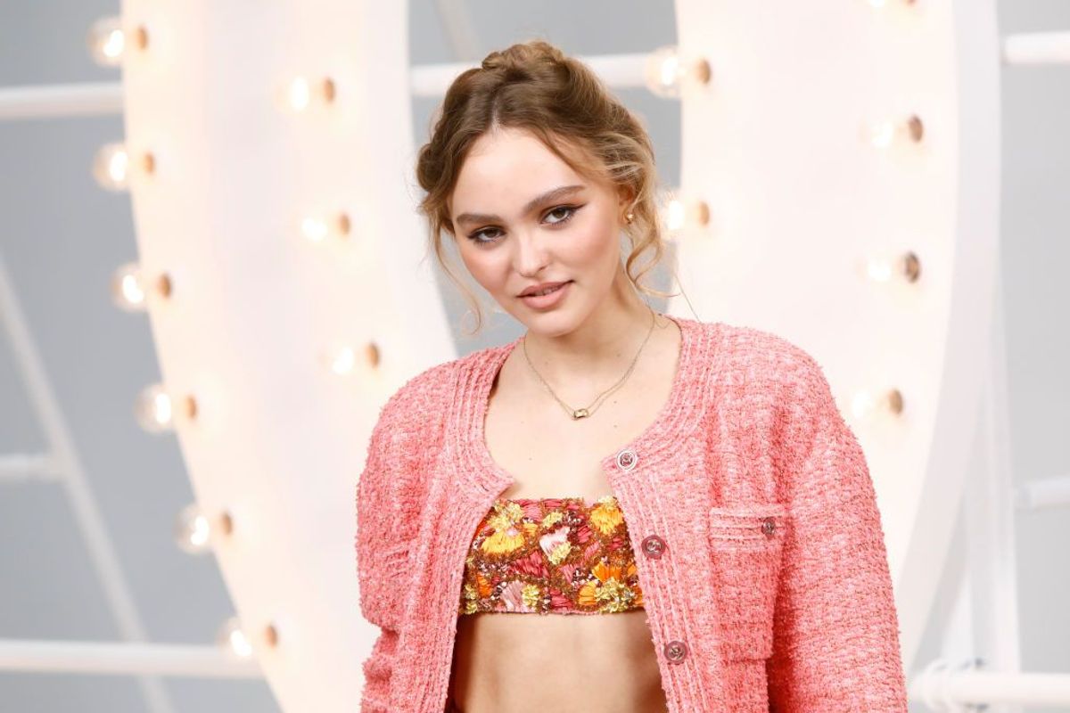 Fata lui Johnny Depp, sărut pasional cu un actor celebru pe străzile ...