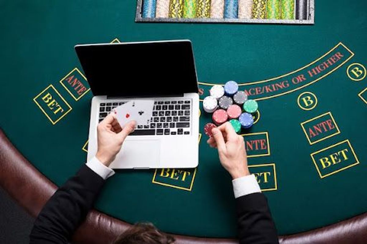 (P) 5 Seriale populare cu tematică de cazinou în prezent pe streaming ...