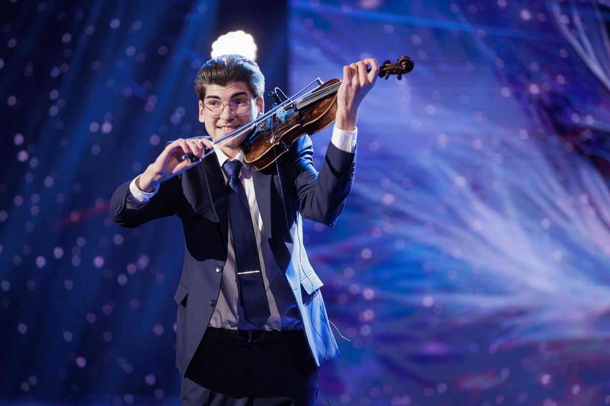 Românii au talent 2025, 7 februarie. Seby de la Galați, băiatul de 15 ani care a cântat la ...