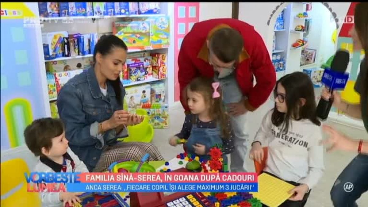 Familia Sina-Serea, in goana dupa cadouri | Scene si bonusuri din ...