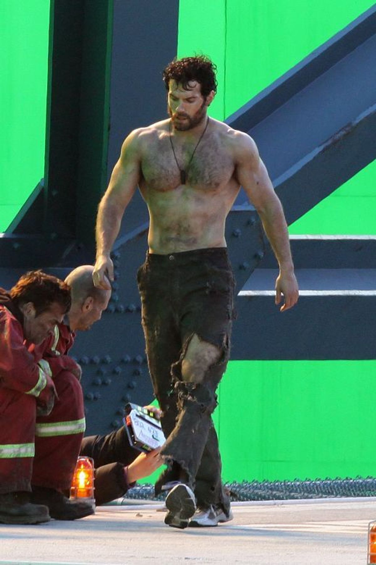 Noul Superman arata ca un boschetar barbos. Cum a ajuns in acest hal ...