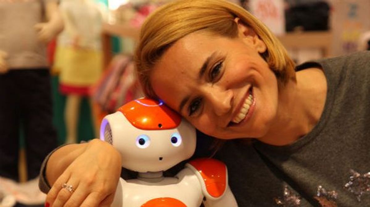 Fiul Andreei Esca s-a imprietenit cu un robotel: VIDEO | PRO TV