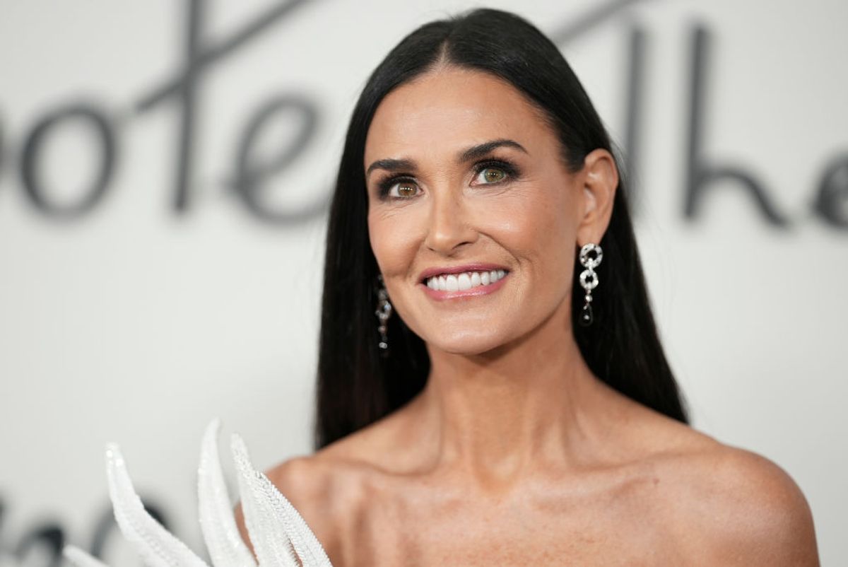 Ireal cum arată Demi Moore la 61 de ani! Actrița fascinează cu chipul ...