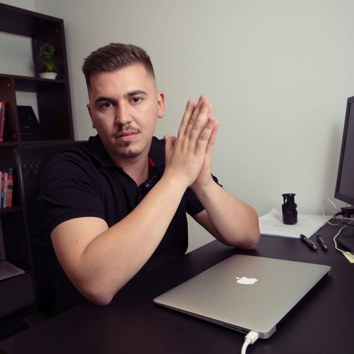 Un tiktoker celebru a fost reținut după ce a înșelat peste 500 de ...