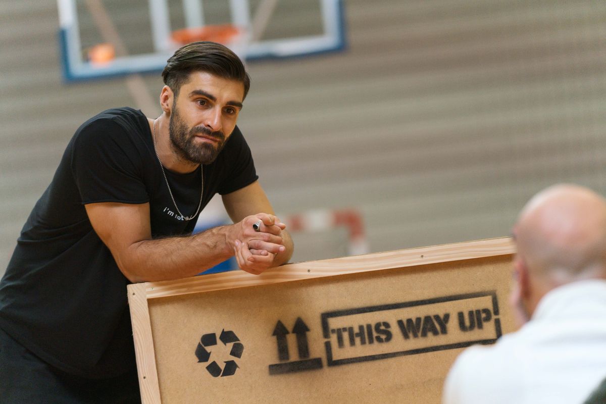 Cea mai emoționantă scenă din episodul 9 al serialului „Groapa”. Lecția ...