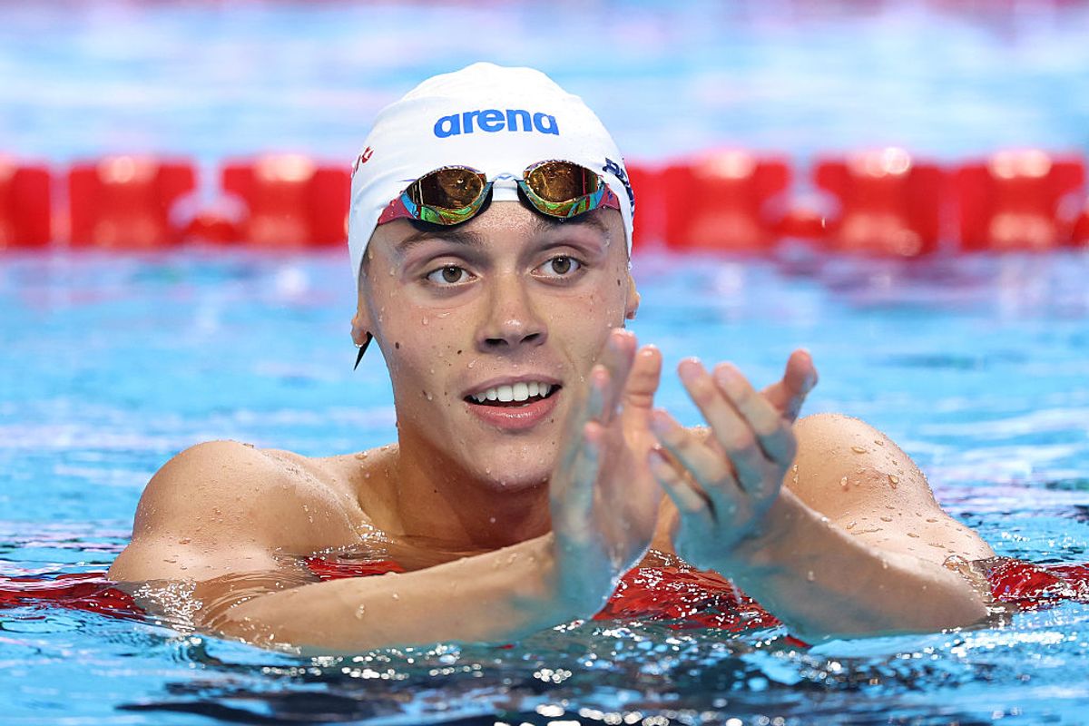 David Popovici este campion mondial la proba de 100 de metri liber de ...