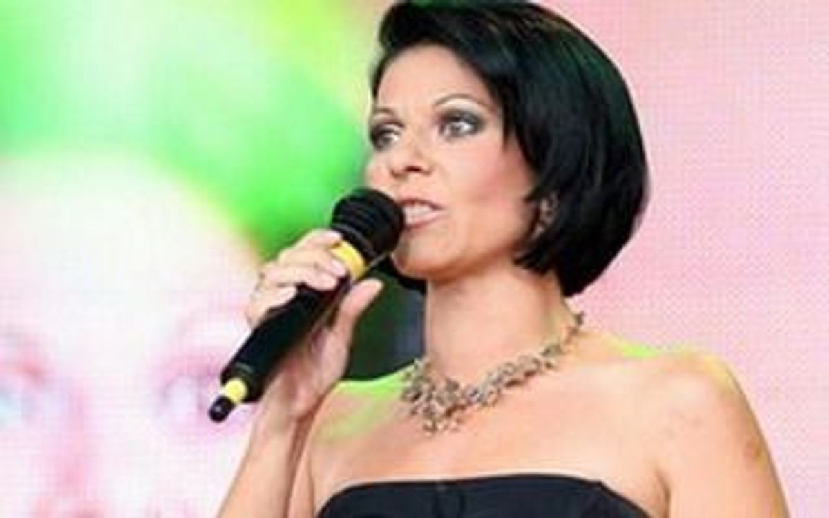 Elena Carstea: "Jos palaria in fata…barbatilor!" | PRO TV