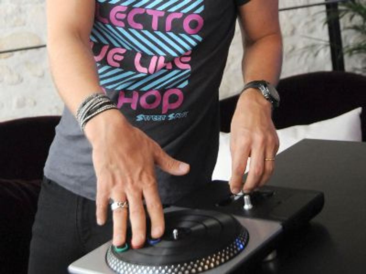 Primul DJ din istorie care va urca pe scena Europe Music Awards! Vezi ...