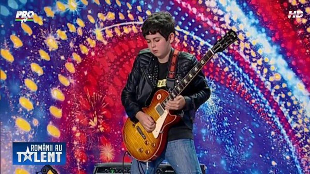 Iti amintesti de Andrei Cerbu, chitaristul-minute de la "Romanii au ...