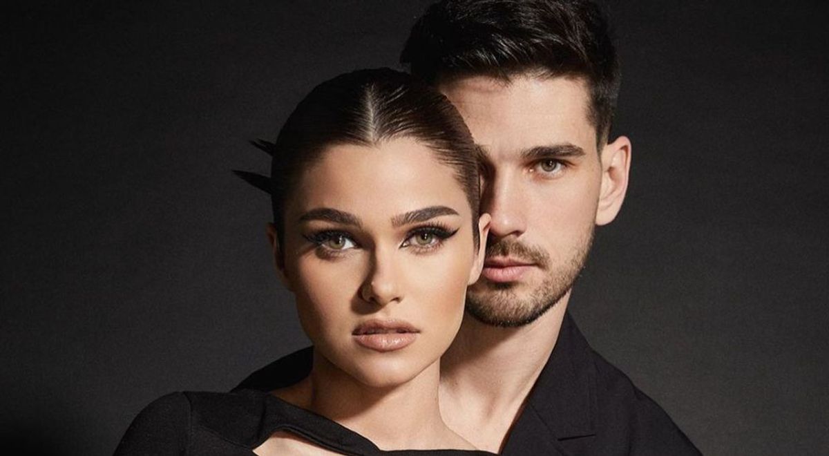 Care este motivul pentru care fiul lui Theo Rose nu a purtat încă de la naștere numele de ...