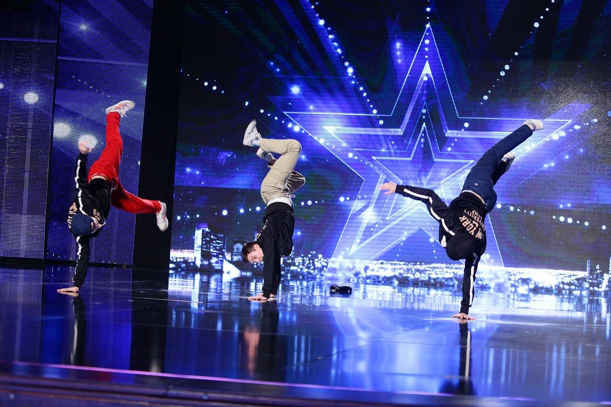 Romanii au talent 2016: One Wave Crew - Breakdance | Scene si bonusuri ...
